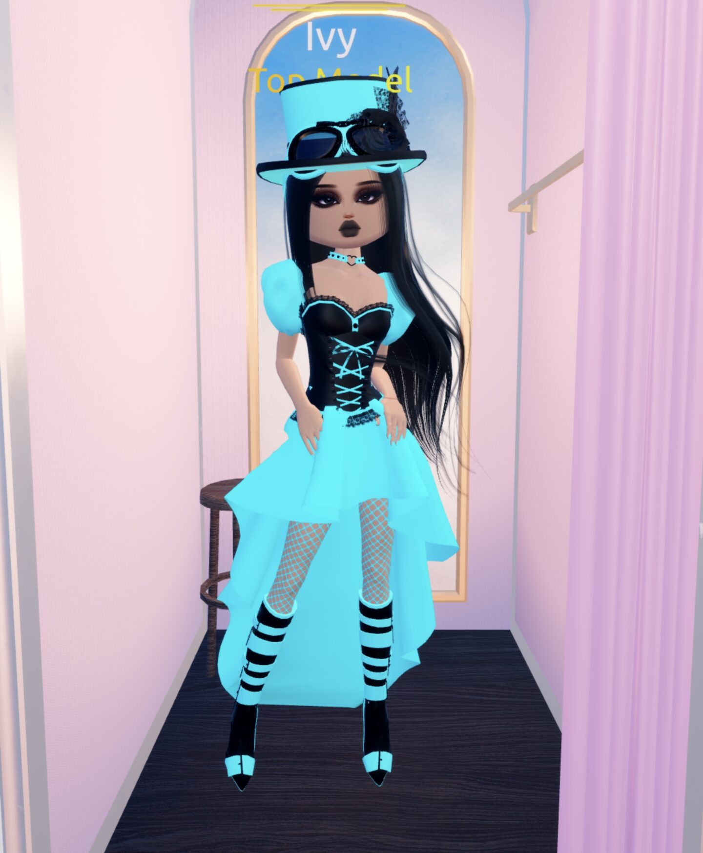 20 Best Outfit Ideas For The Dress To Impress Y3K Theme - DTI Girls