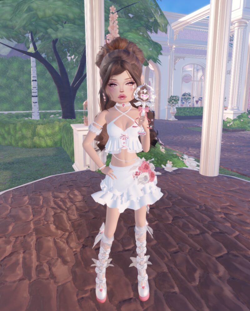 5 Outfit Ideas For The EnchantedDizzy Dress To Impress Code Item [Non ...