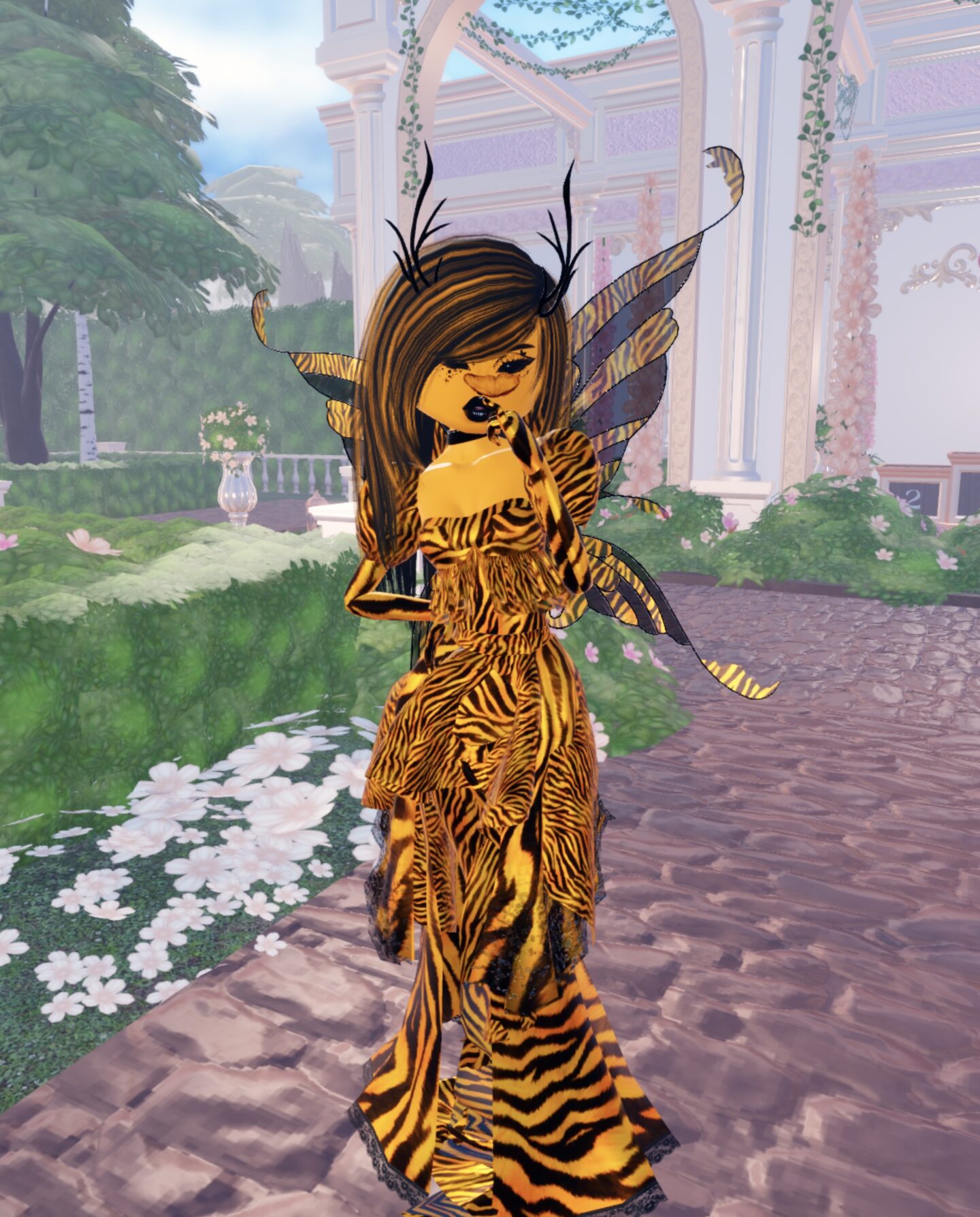3 Outfit Ideas For The Dress To Impress Metamorphosis Theme